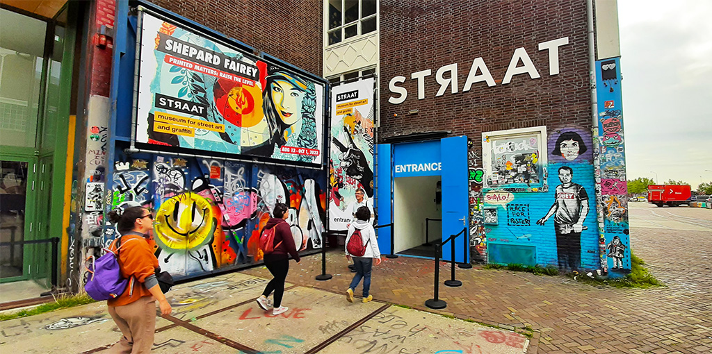 Shepard Fairey in Museum STRAAT - Wilma Takes a Break